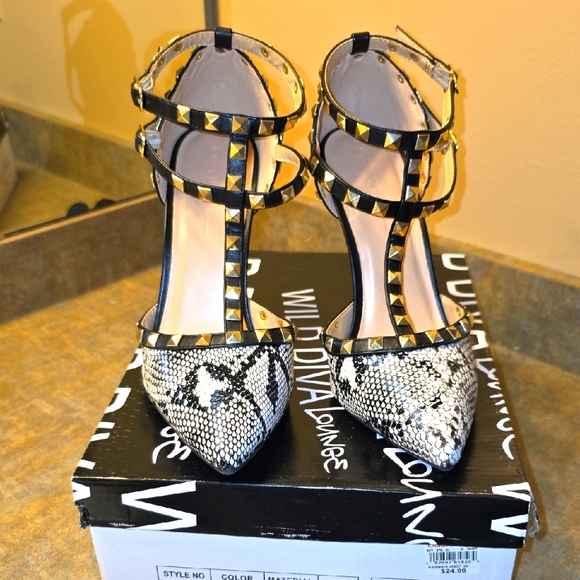 Wild Diva | Shoes | Wild Diva Lounge Snakeskin Black And White Heels ...